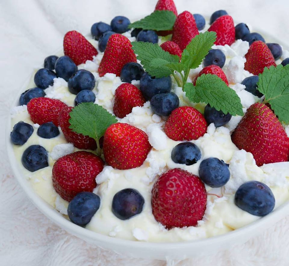 10 minutiga valmiv suvine magustoit, mis viib lihtsalt keele alla ...